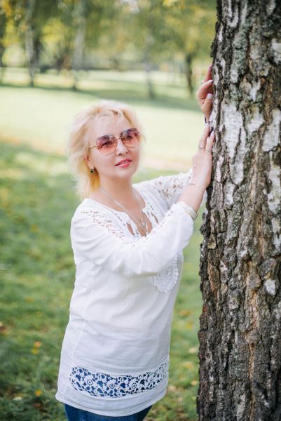 Treffen Sie Alina, eine ukrainische Frau, Kiev, 52 Jahre alt. ID17579 ...